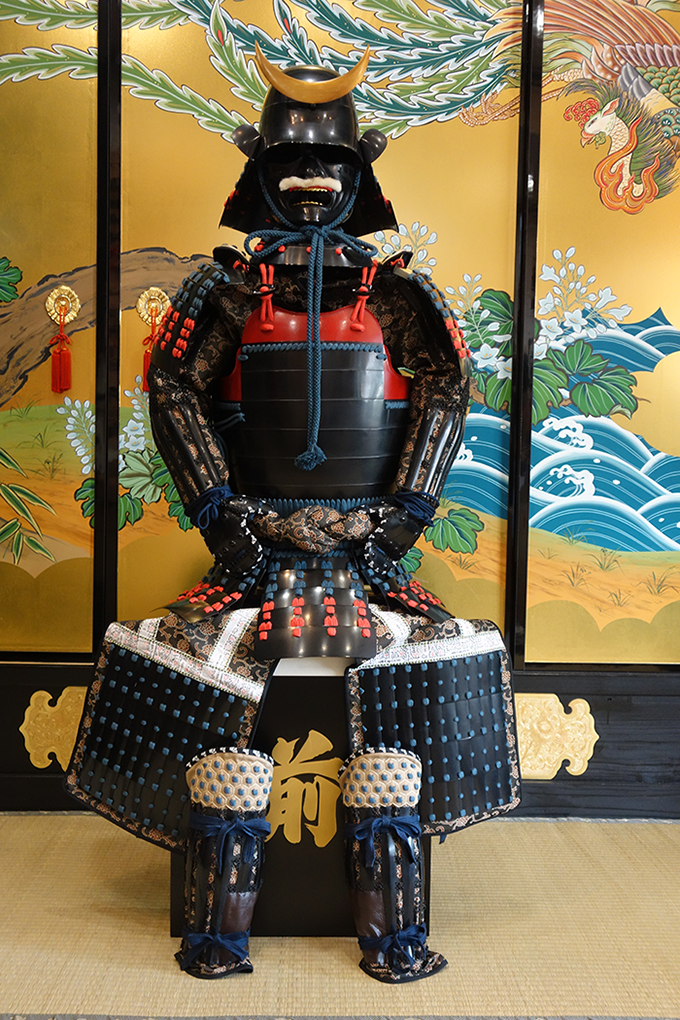 L023 Kon-Aka Munatori Okegawa Armor Zunari Kabuto | Samurai Store ...